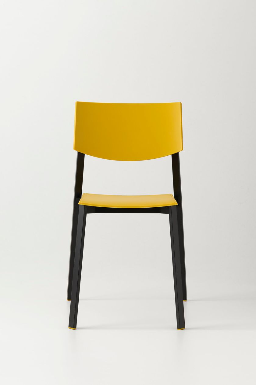BEBA YOUNG Stackable polypropylene chair By Pointhouse