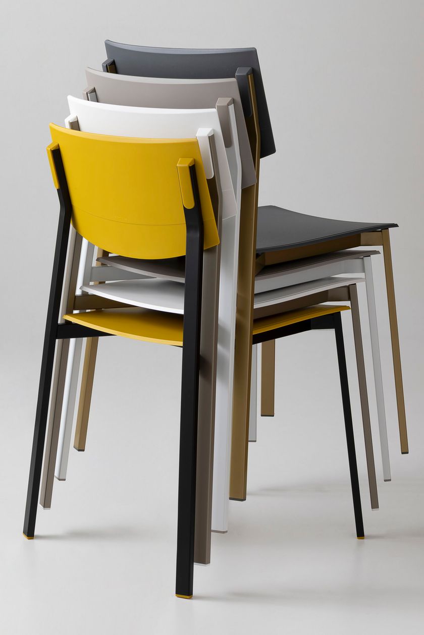 BEBA YOUNG Stackable polypropylene chair By Pointhouse