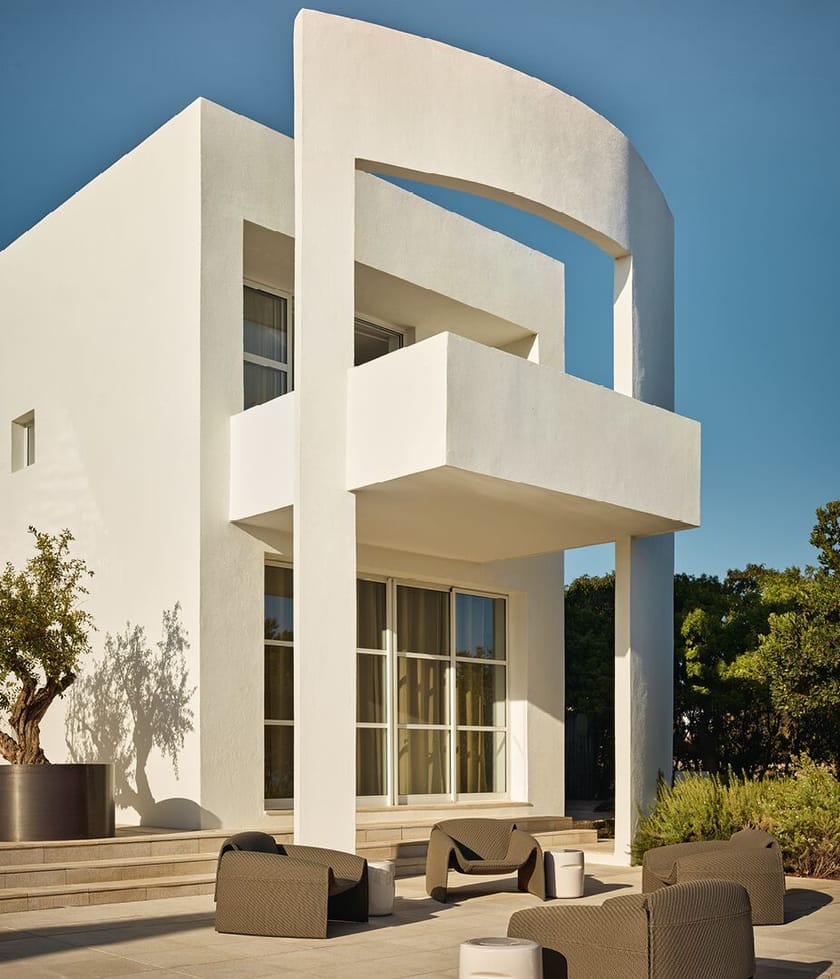 LE CLUB Garden armchair By Poliform