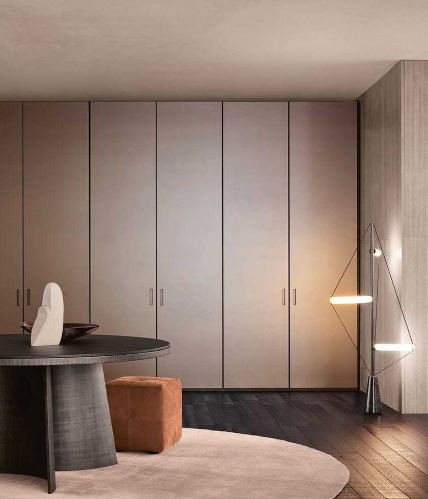 ONDA Upholstered leather pouf By Poliform