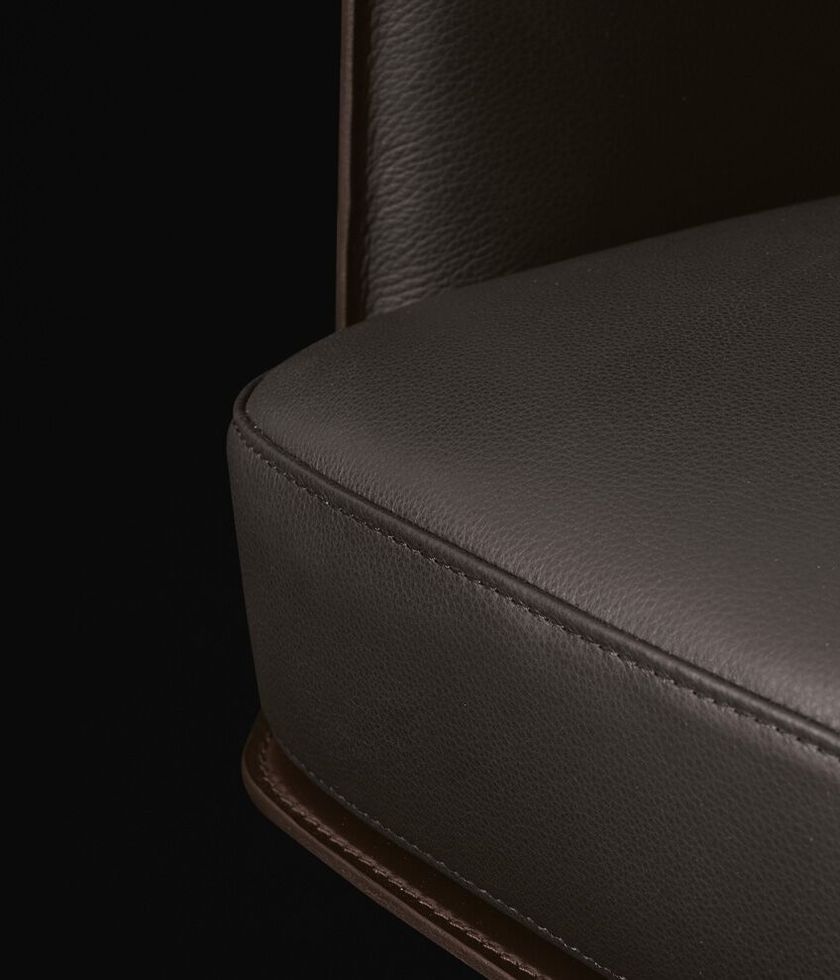 STANFORD LOUNGE Swivel leather armchair with 4-spoke base with armrests ...