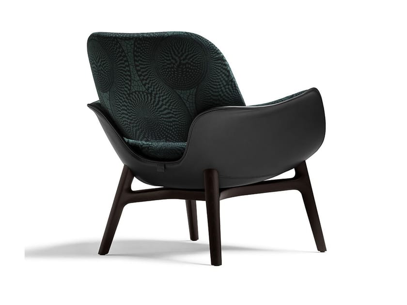 THE COLLECTION - SOFA AND ARMCHAIRS Armchair By Poltrona Frau