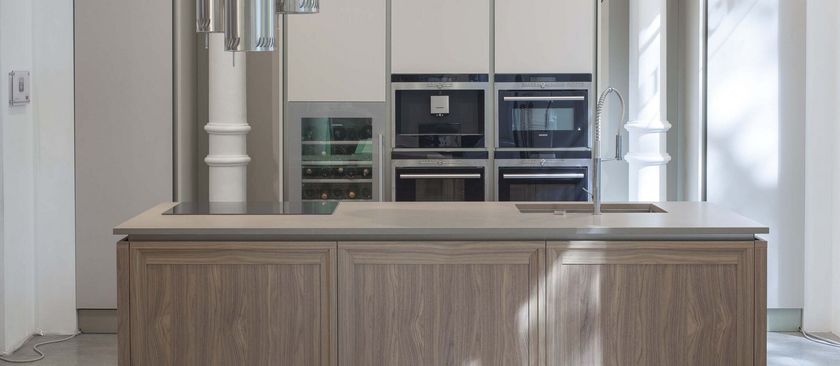 CLOUDY - PORTLAND GREY Quartz agglomerate wall tiles By QUARTZFORMS