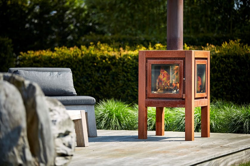 QUARUBA L Wood-burning outdoor freestanding Corten™ fireplace By RB73