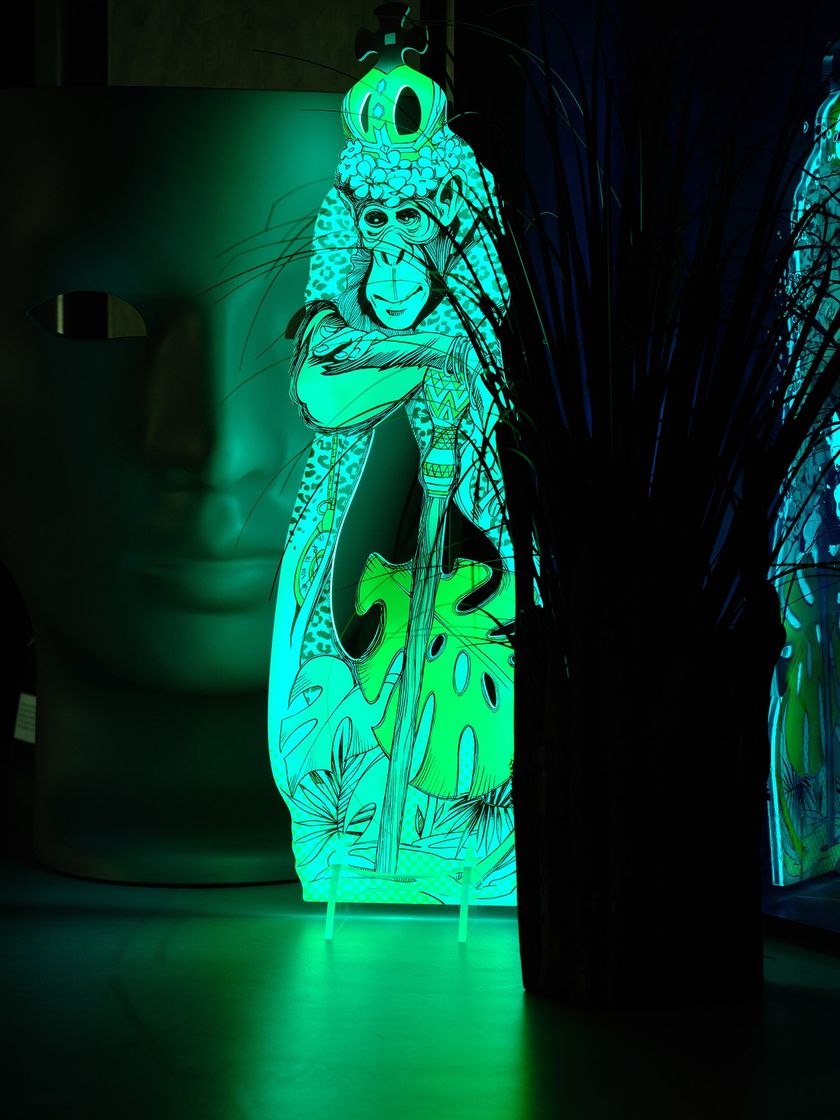 LED PMMA floor lamp QUEEN LUCY Icons Collection By Tecnografica