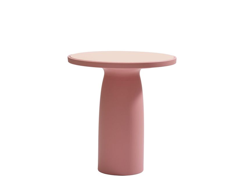 Qeeboo: Furniture and accessories with an ironic design | Archiproducts