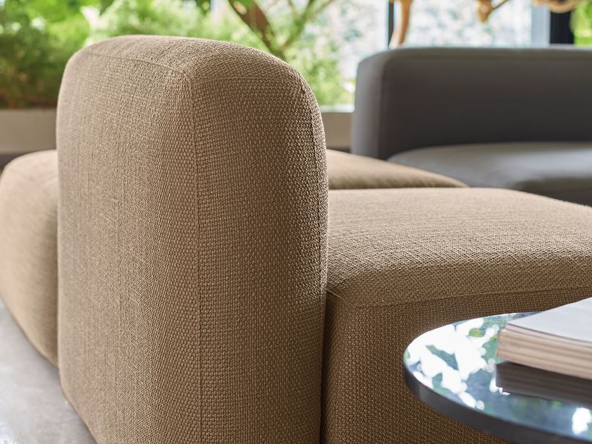 ONE HUNDRED Modular fabric sofa By Quinti Sedute