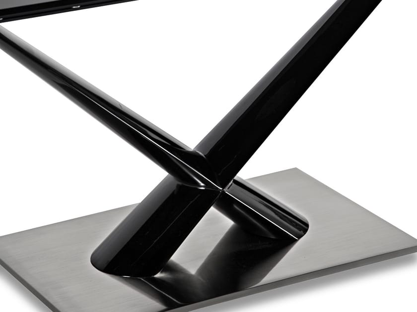 RADIANT | Extending table By NAOS design Studio D'Urbino Lomazzi