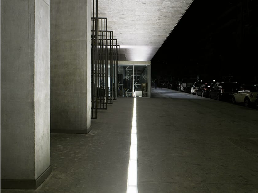 Floor Linear lighting profile RASO IP67 By FontanaArte design Metis ...