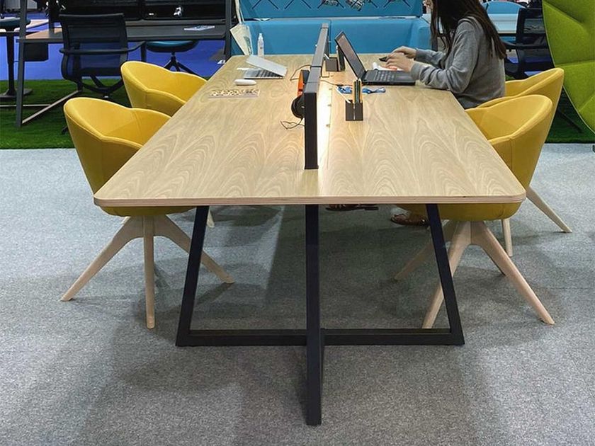 READ & MEET mesa de reunião By CUF Milano design John Bennett, Sakura ...
