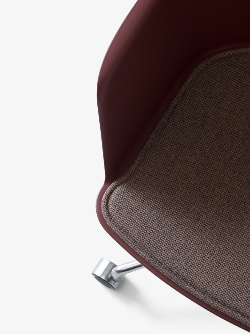 RELY HW49 Office chair By &Tradition
