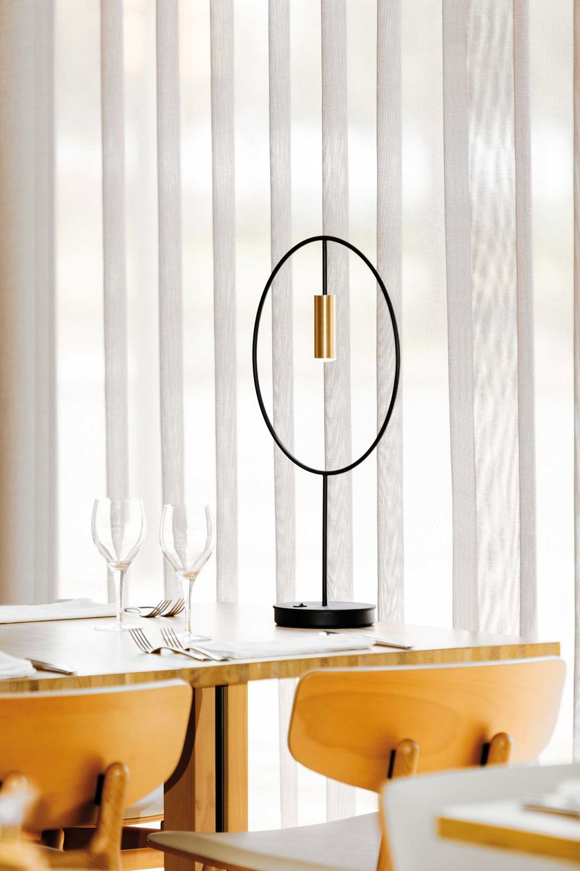 REVOLTA | Table lamp By Estiluz