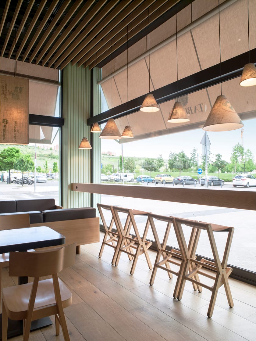 2ND RIS Taburete By DVELAS