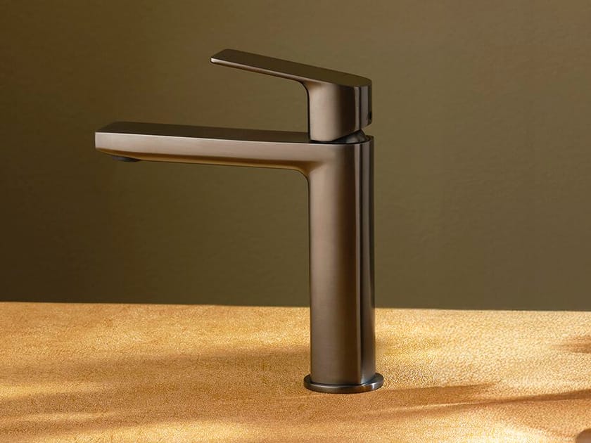 HAPTIC S Countertop single handle brass washbasin mixer By RITMONIO