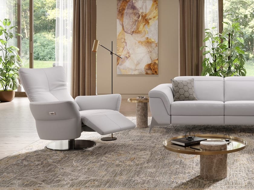 RIVELLO Swivel leather armchair with armrests By Sofanella