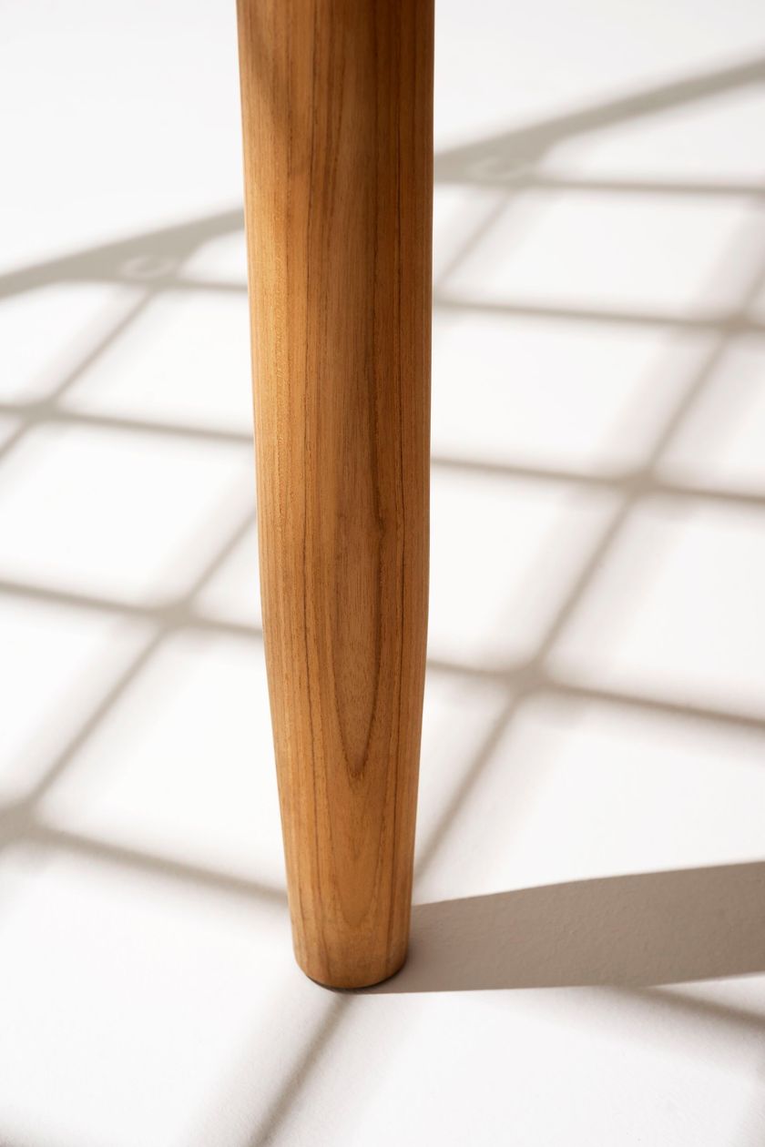 LEVANTE Round teak garden table By RODA | design Piero Lissoni