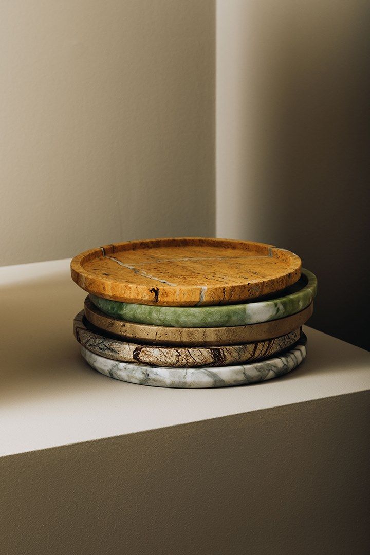 Round marble tray ROUND PLATE ARABESCATO By Maami Home design Fábio ...