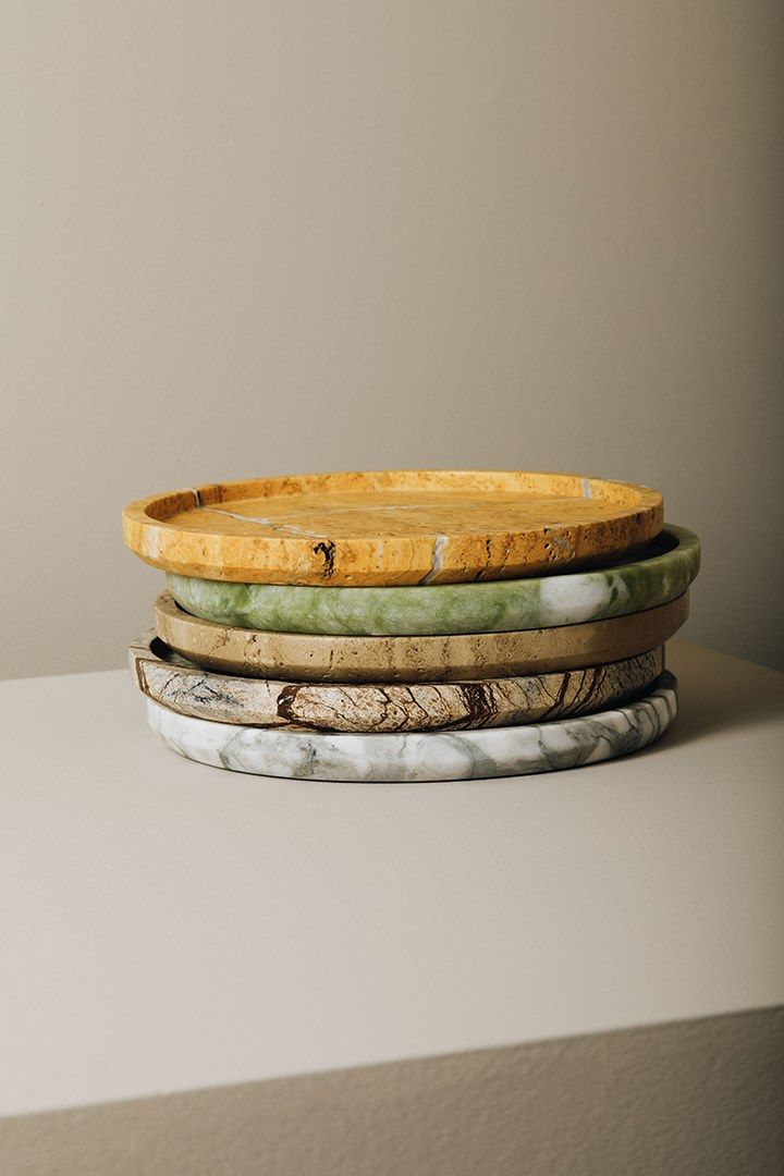 Round marble tray ROUND PLATE ARABESCATO By Maami Home design Fábio ...