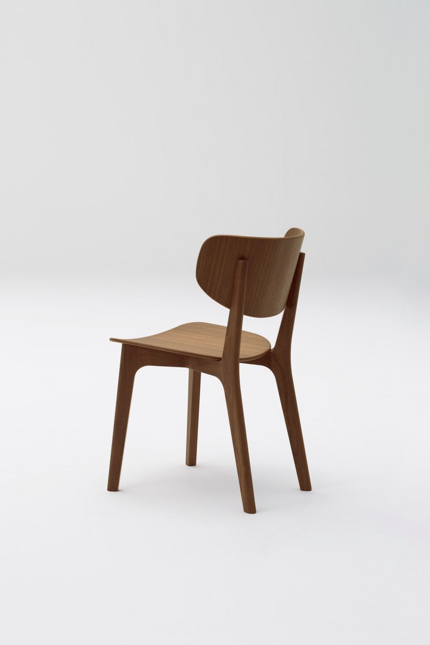 ROUNDISH Walnut chair By Maruni | design Naoto Fukasawa