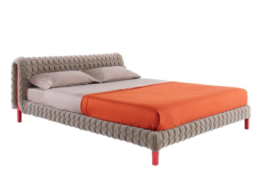 RUCHÉ 床 By Ligne Roset | design Inga Sempé