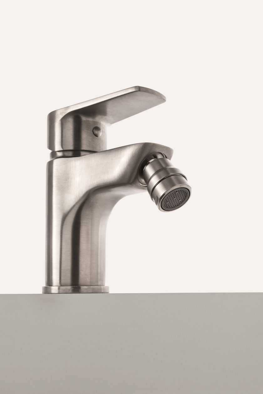 RULE Countertop single handle bidet mixer with swivel spout By Gruppo ...