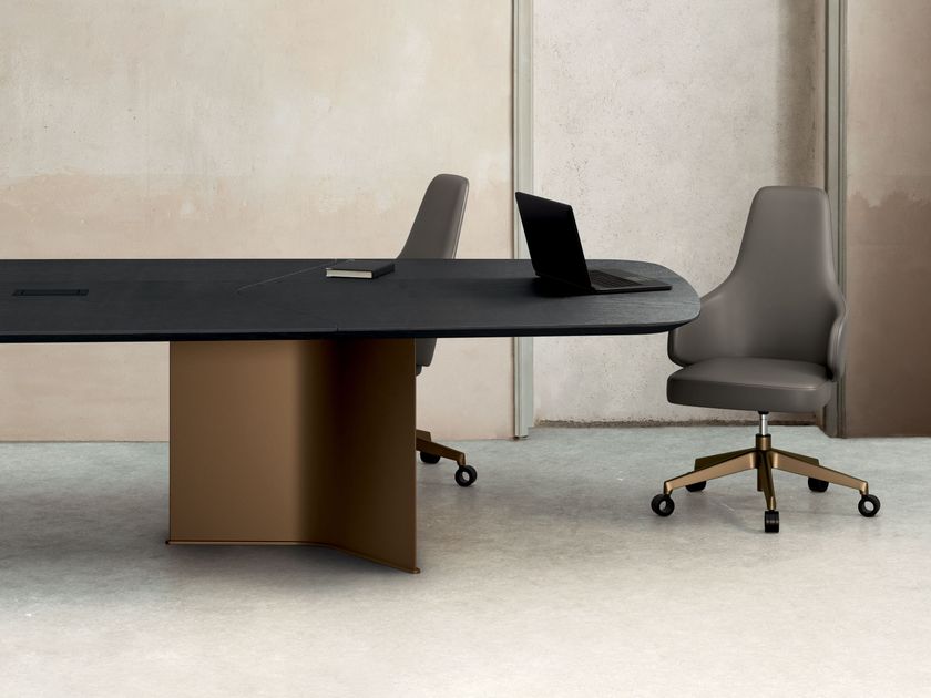 VADILUNG Table By Riccardo Rivoli