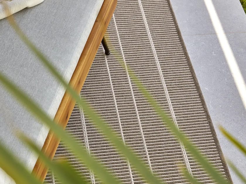 LYRA OAT NUT Rug By Rols