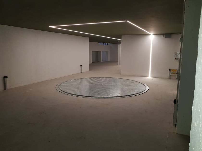 Rotating, moving platform for car Rotating platform By GREEN PARK