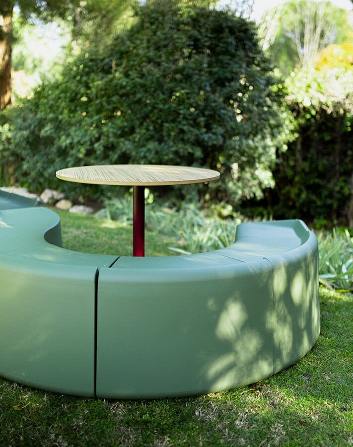 SAREK Round oak and metal table By Bõln | design Stone Designs