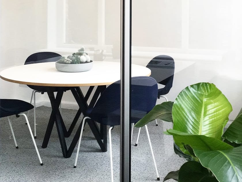 SB55 | Round table By Bulo design Stéphane Beel