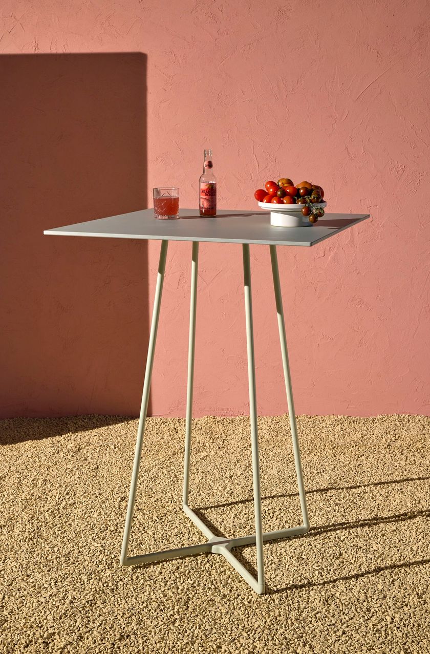 ATOMO Table By SCAB DESIGN