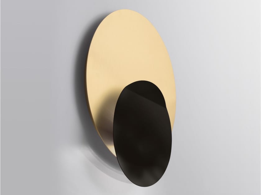 LED brass wall light SCUR By LUCE TU design Isacco Brioschi