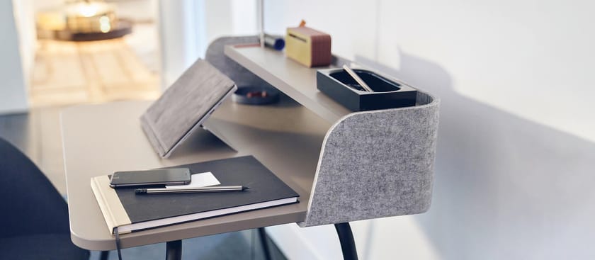 Desk with melamine top and felt screen SECRETAIR HOME By Sedus