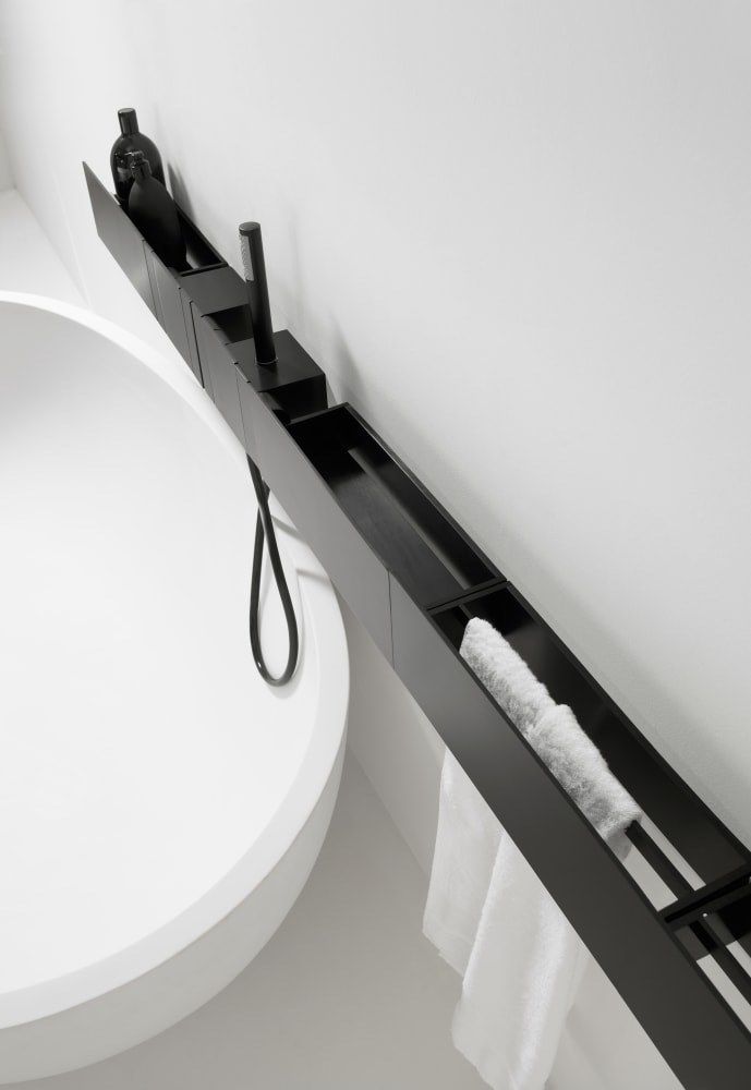 SEN Aluminium towel rail By Agape | design Gwenael Nicolas