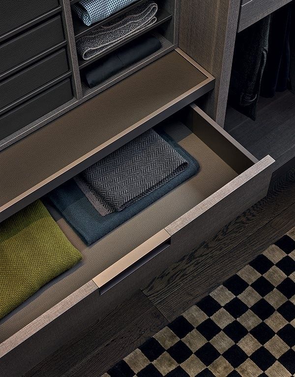 SENZAFINE Walk-in wardrobe By Poliform