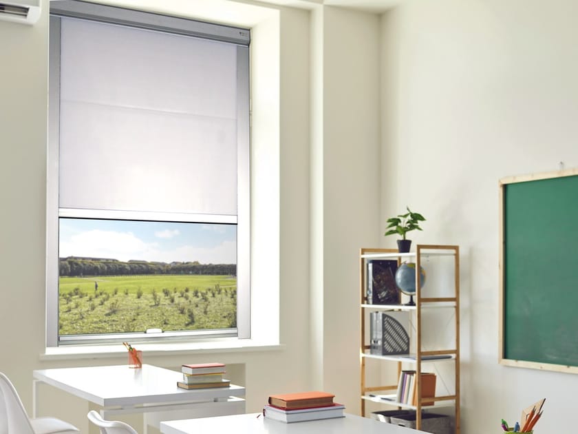 R SERIES Roller blind with guide system By RESSTENDE