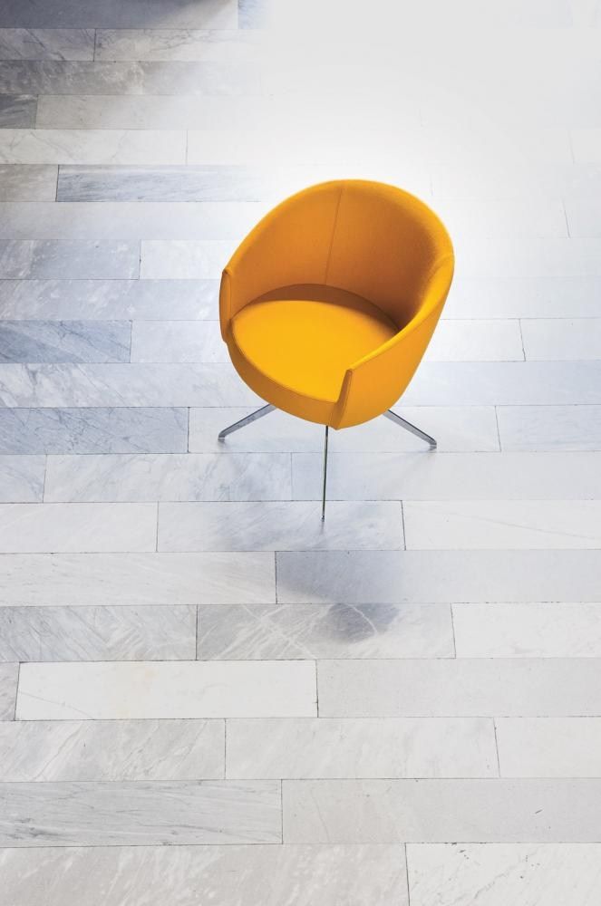 SFER Swivel with 4-spoke base easy chair with armrests By Cizeta ...