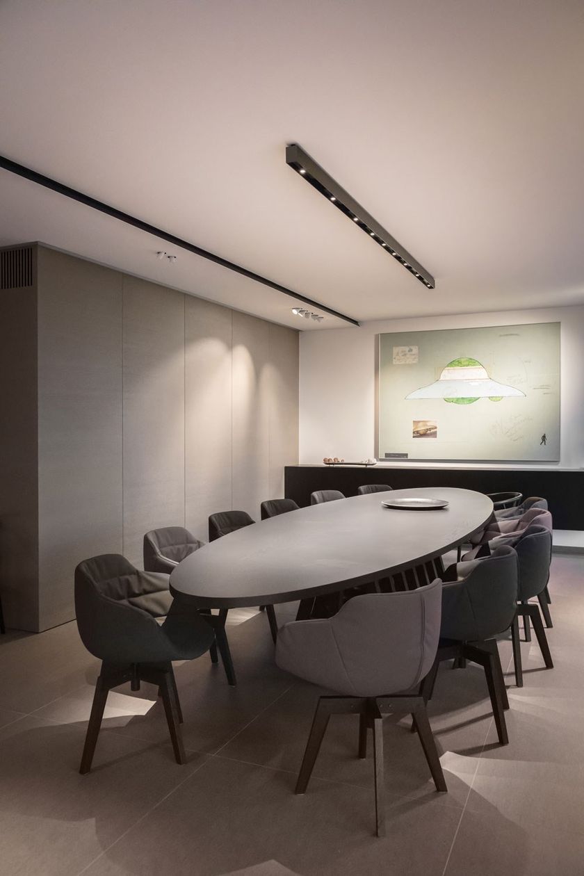 SHIFTLINE M44 linear lighting profile By Delta Light