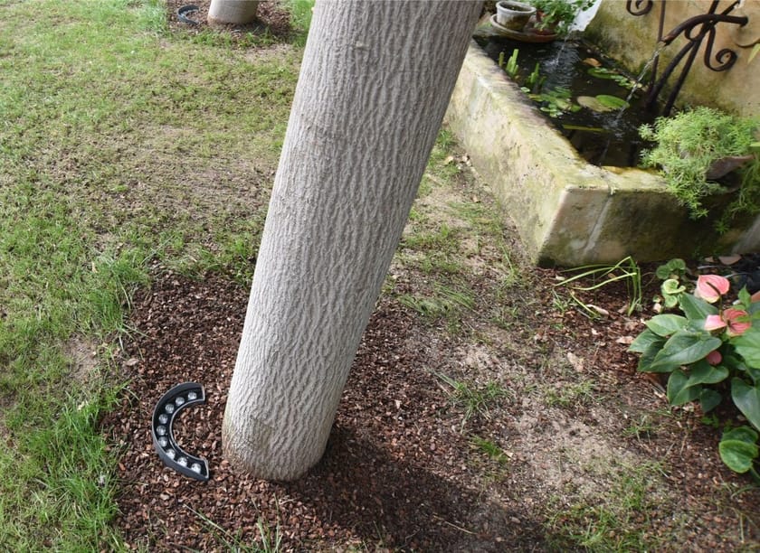 SIGNAL Outdoor floodlight By Beneito Faure