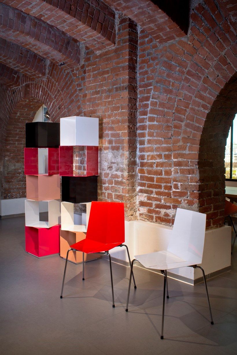 SISTER | Chair Forme Collection By Matrix International design Enzo ...