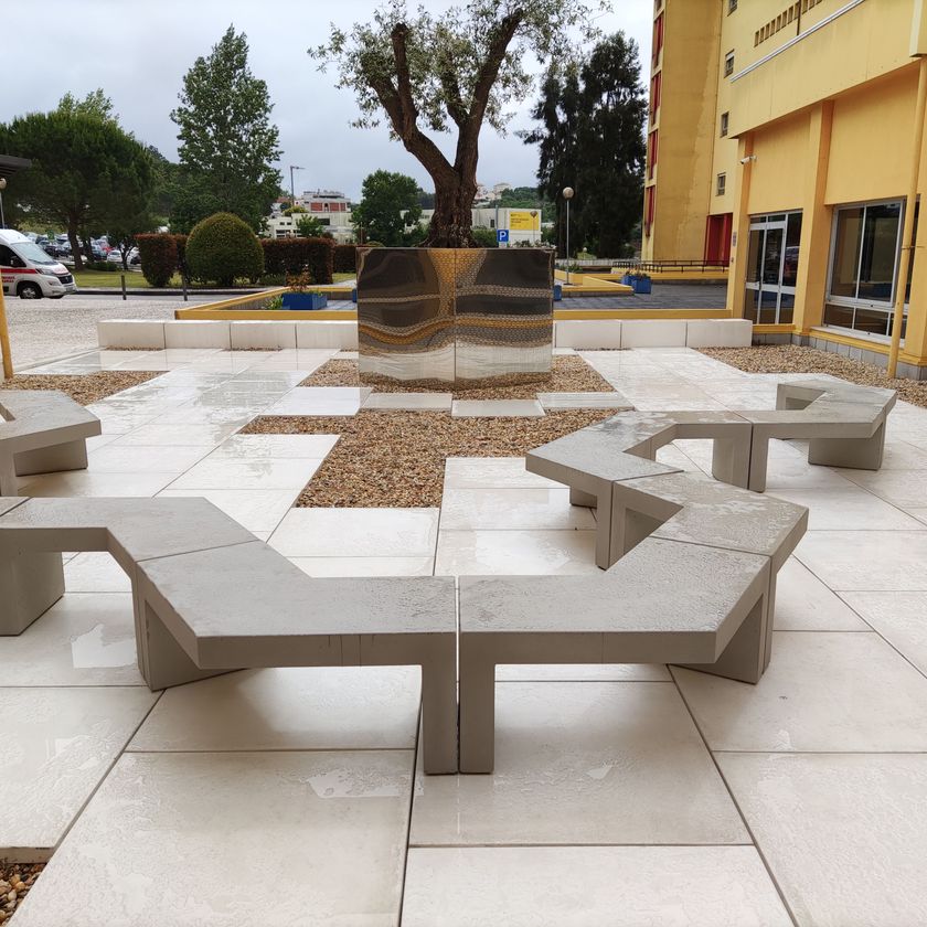 MOLD Concrete bench By SIT | design Em Branco