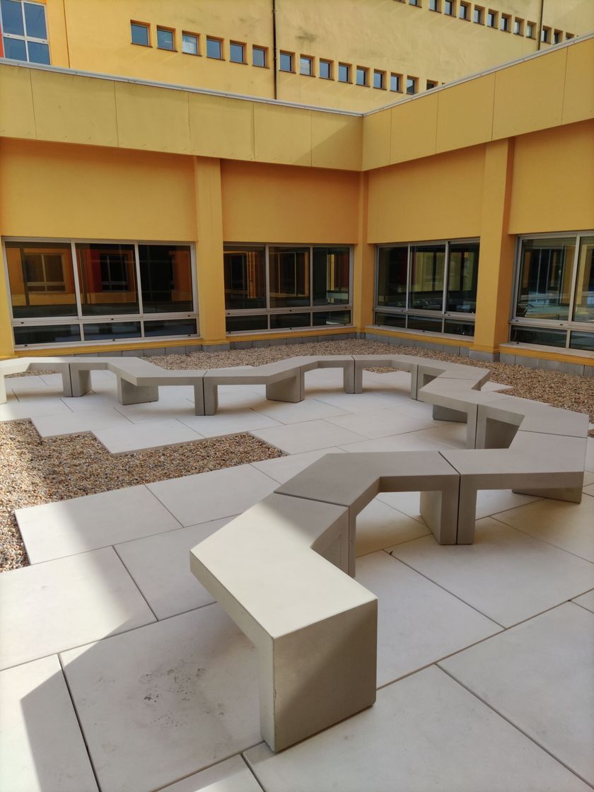 MOLD Concrete bench By SIT | design Em Branco