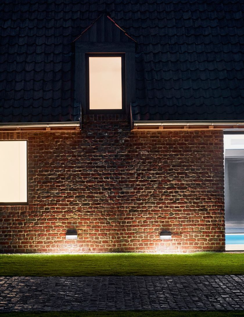 Segnapasso a LED a parete SKOV M By Delta Light