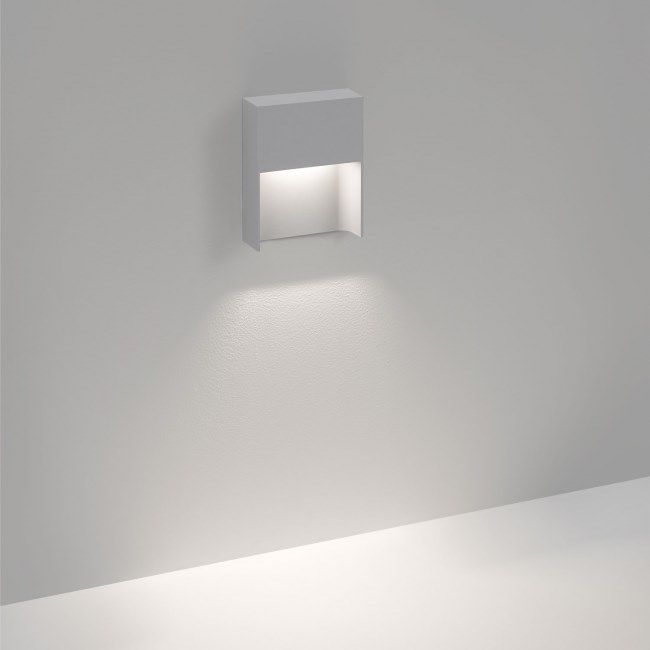 SKOV S LED wall-mounted steplight By Deltalight