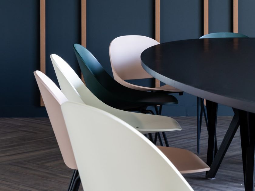 SLL18 | Chair By Bulo design Léon Stynen