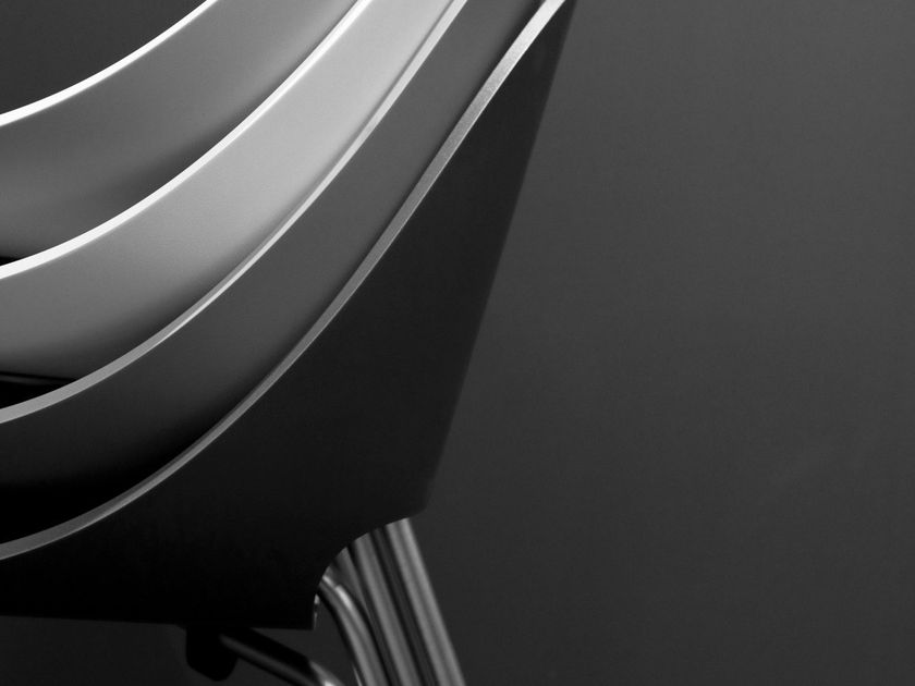 SLL18 | Chair By Bulo design Léon Stynen