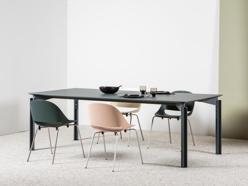 SLL18 | Chair By Bulo design Léon Stynen