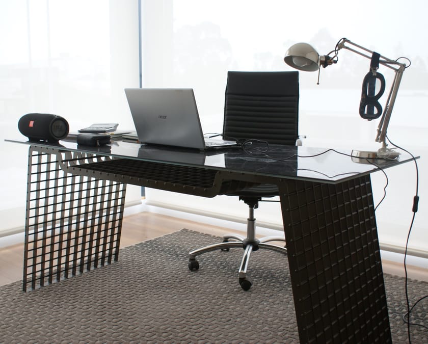 SMART Writing desk By Cobermaster Concept