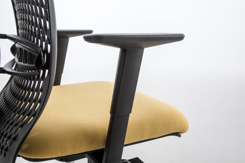 SMARTBACK Height-adjustable office chair with castors with armrests By ...