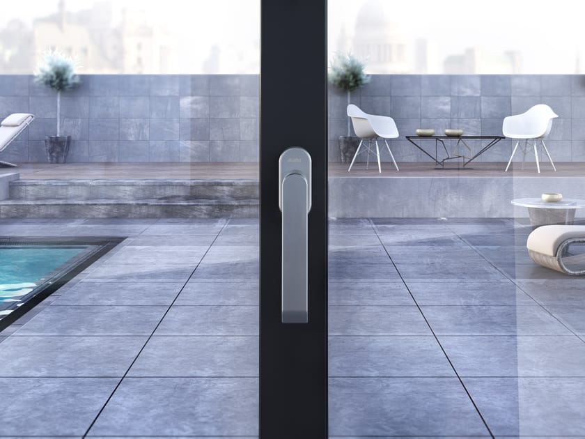 Porta-finestra scorrevole in alluminio e vetro SMARTIA M14600 By Alumil